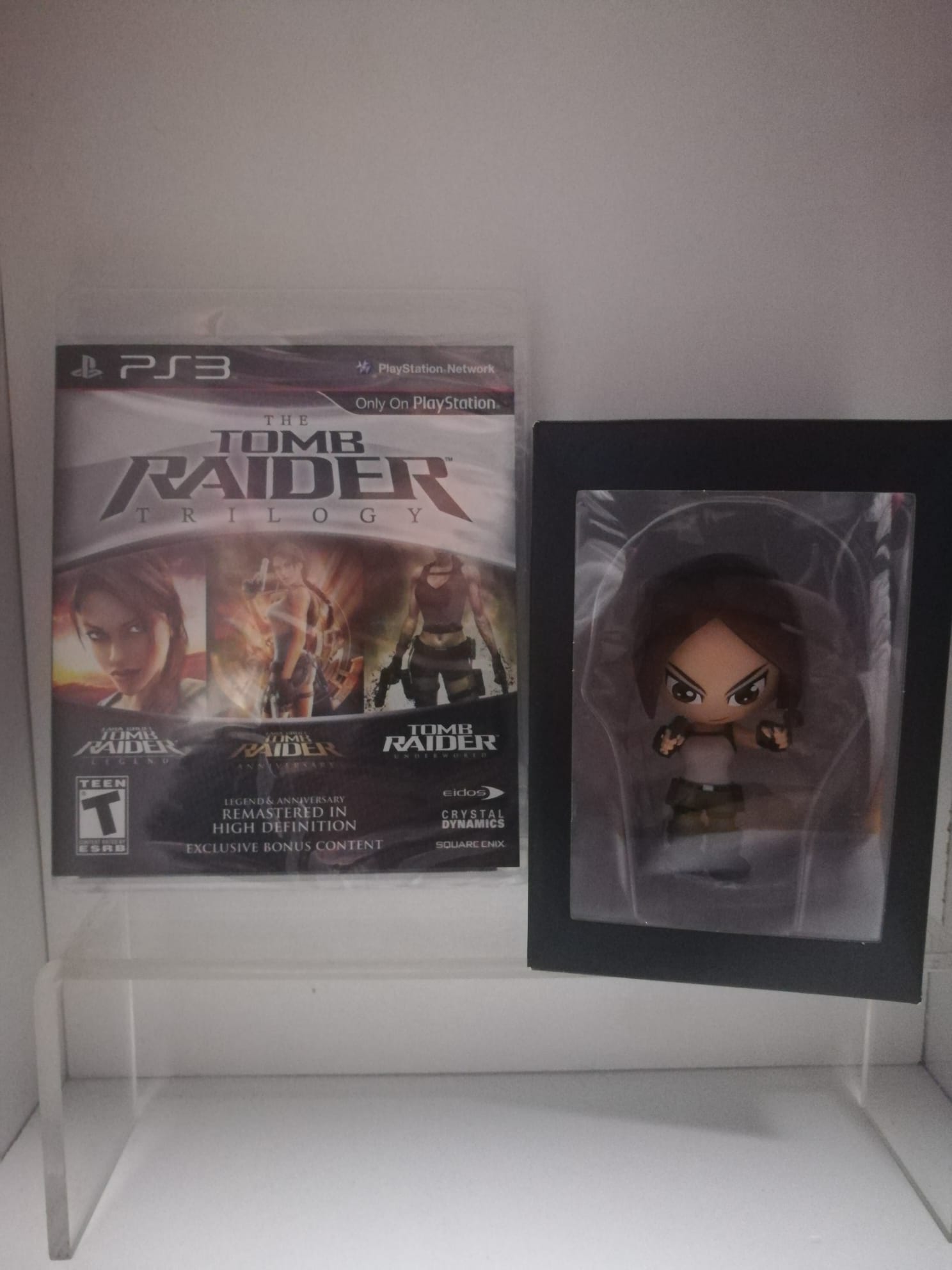 TOMB RAIDER TRILOGY PS3 (parlato in italiano)+FIGURE LARA CROFT 20 YEA